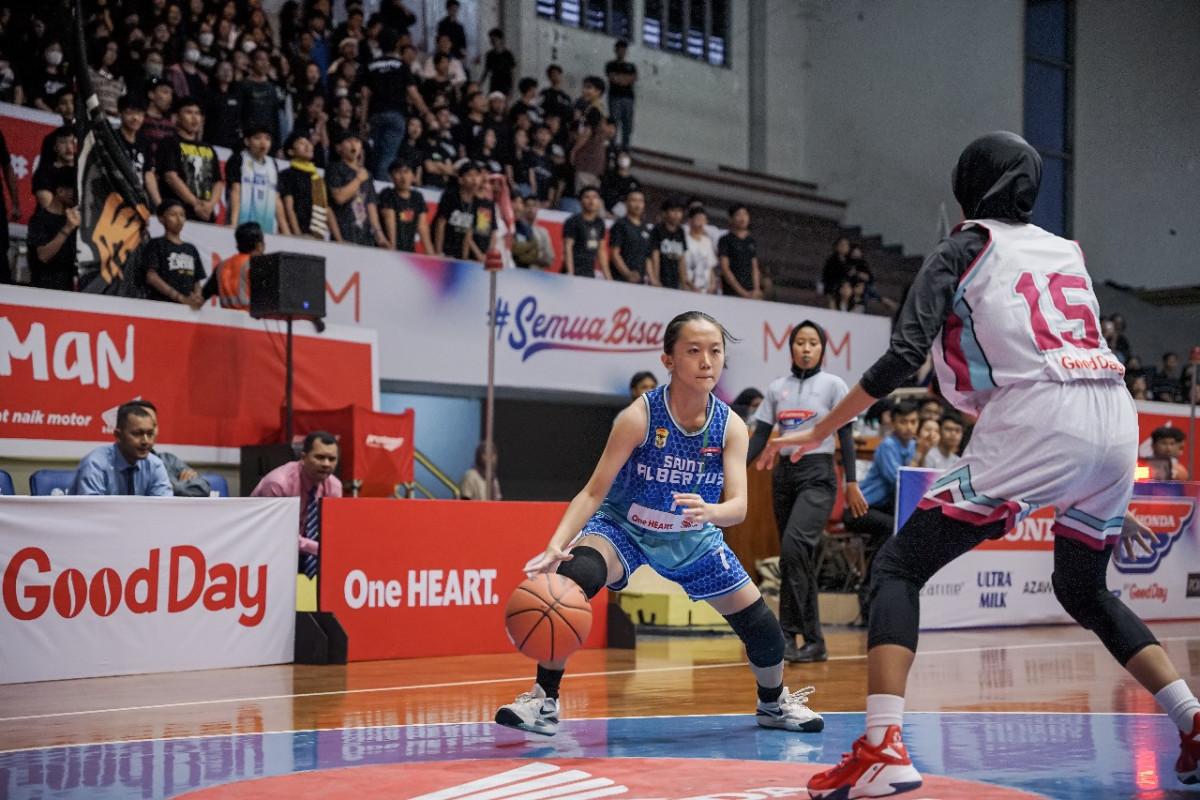Tantangan Tahun Terakhir Jessica Jollin | DBL ID