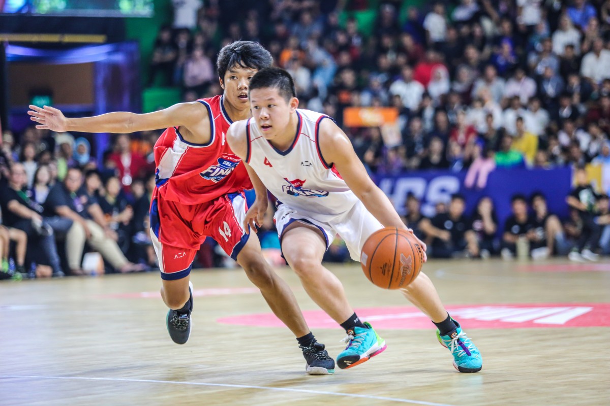 #dirumahaja ala Jonathan Lie Santoso: Bikin Konten Workout dan ...