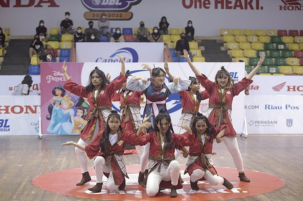 Lewat Konsep Mulan, Tim Dance Santa Maria Tampil Percaya Diri | DBL ID