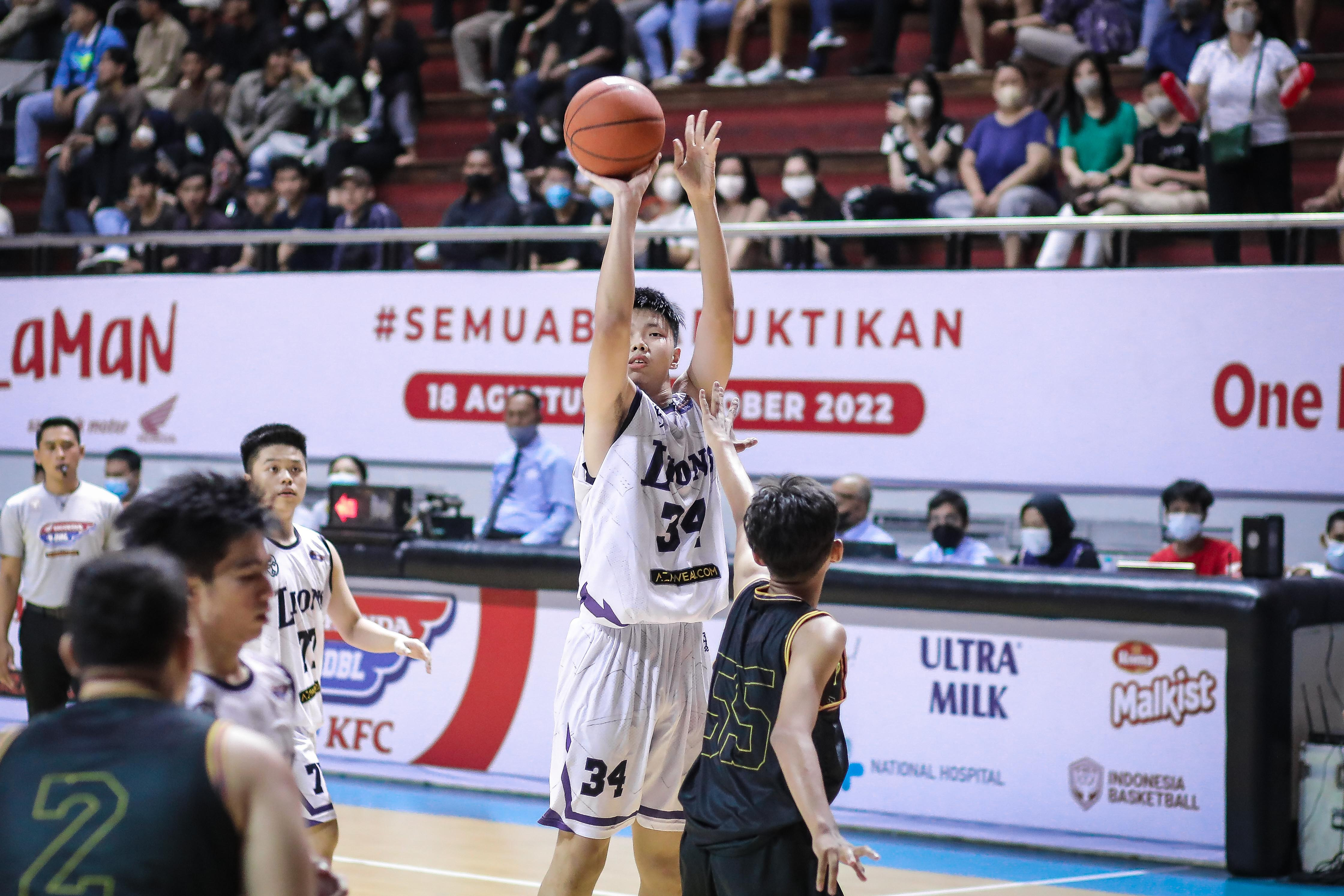 Edward Rivaldi Kosasih, Si Bungsu dari Keluarga Pebasket Nasional | DBL ID