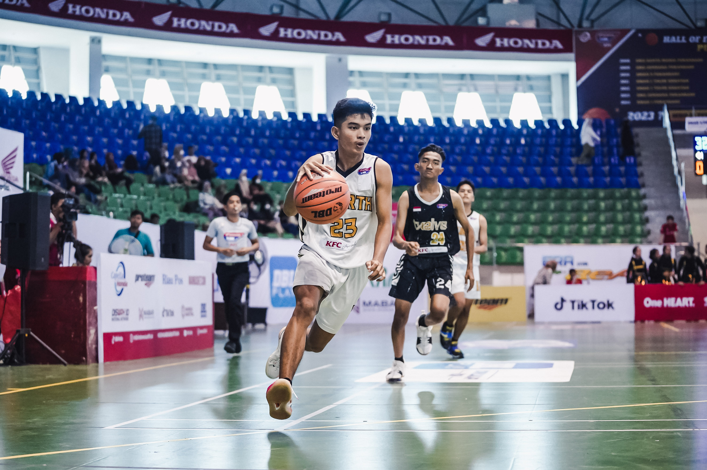 Kekuatan Merata, Fourth Tundukkan Smandubel | DBL ID