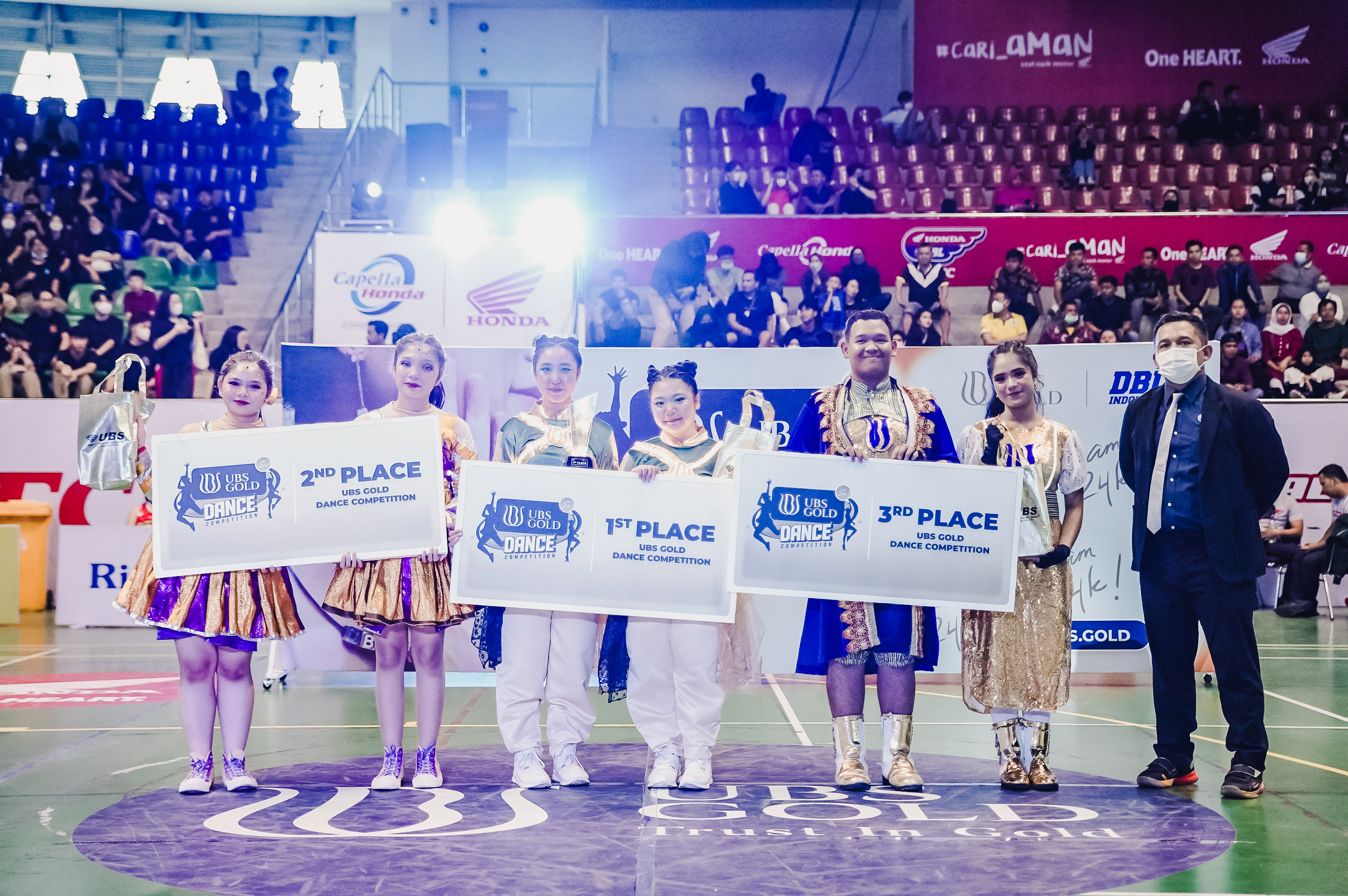 Full Emas! Ini Best Three UBS Gold Dance Competition 2022-2023 Riau ...