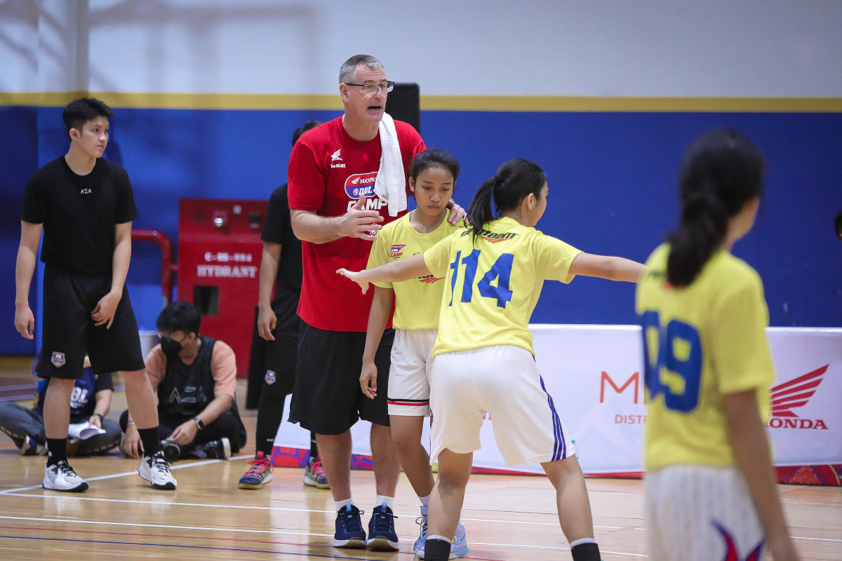 Andrew Vlahov Bocorkan Hal Baru di KFC DBL Camp! | DBL ID