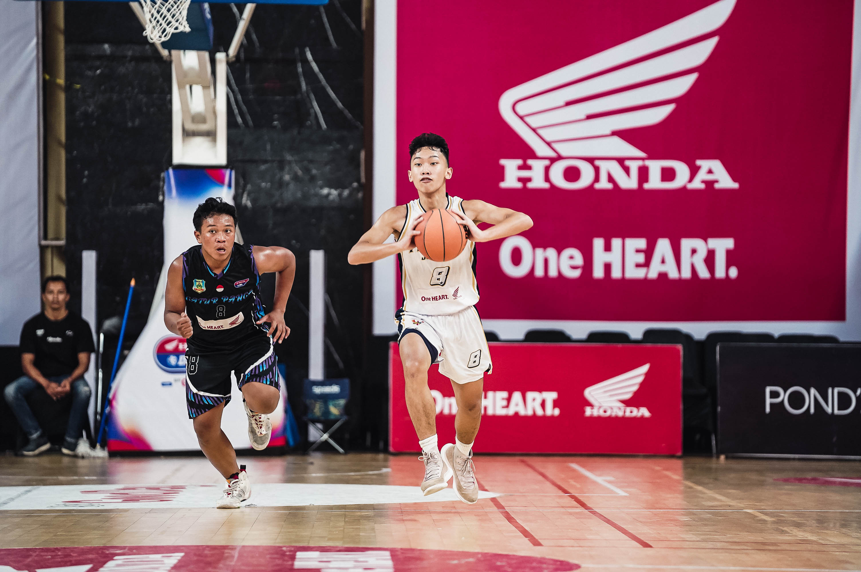 Hosea Yedija Cerdik! Teratas di Top 5 Assist Leaders DBL Jakarta Utara ...
