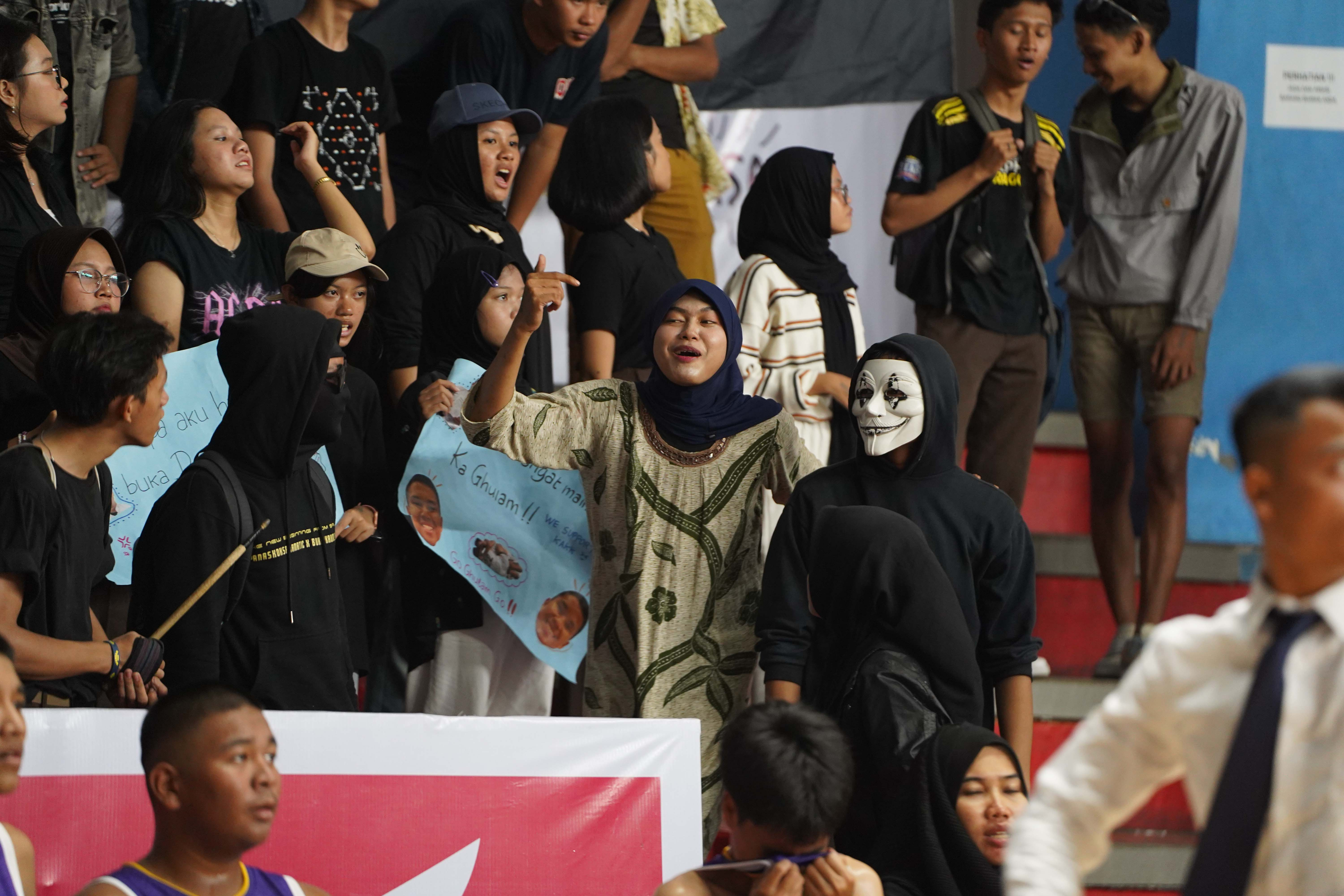 Demi SMAN 98 Jakarta, Capo Sekuda Boys Rela Pakai Daster | DBL ID