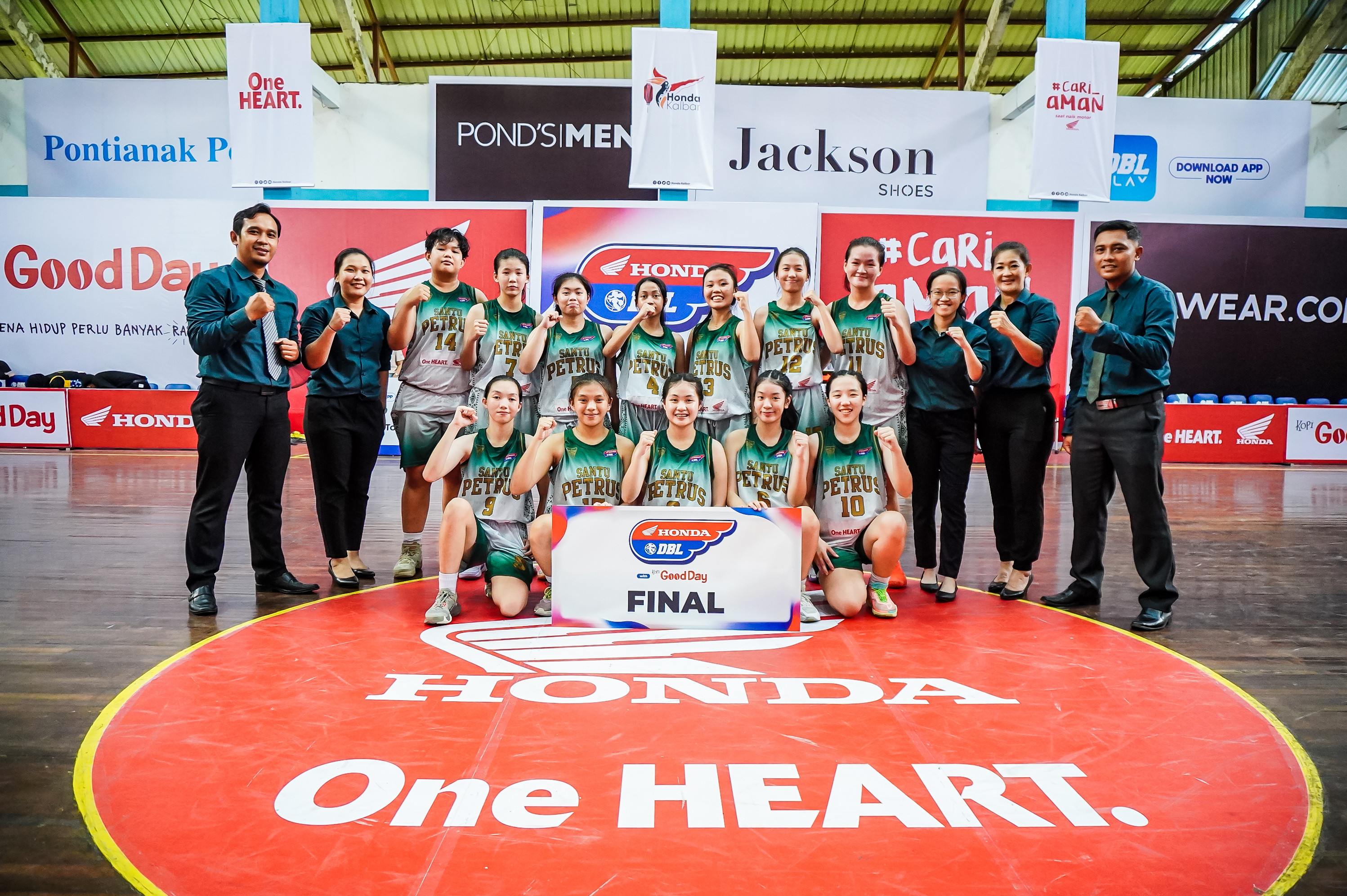 Kilas Balik Finalis DBL Pontianak: Santu Petrus yang Ganas! | DBL ID