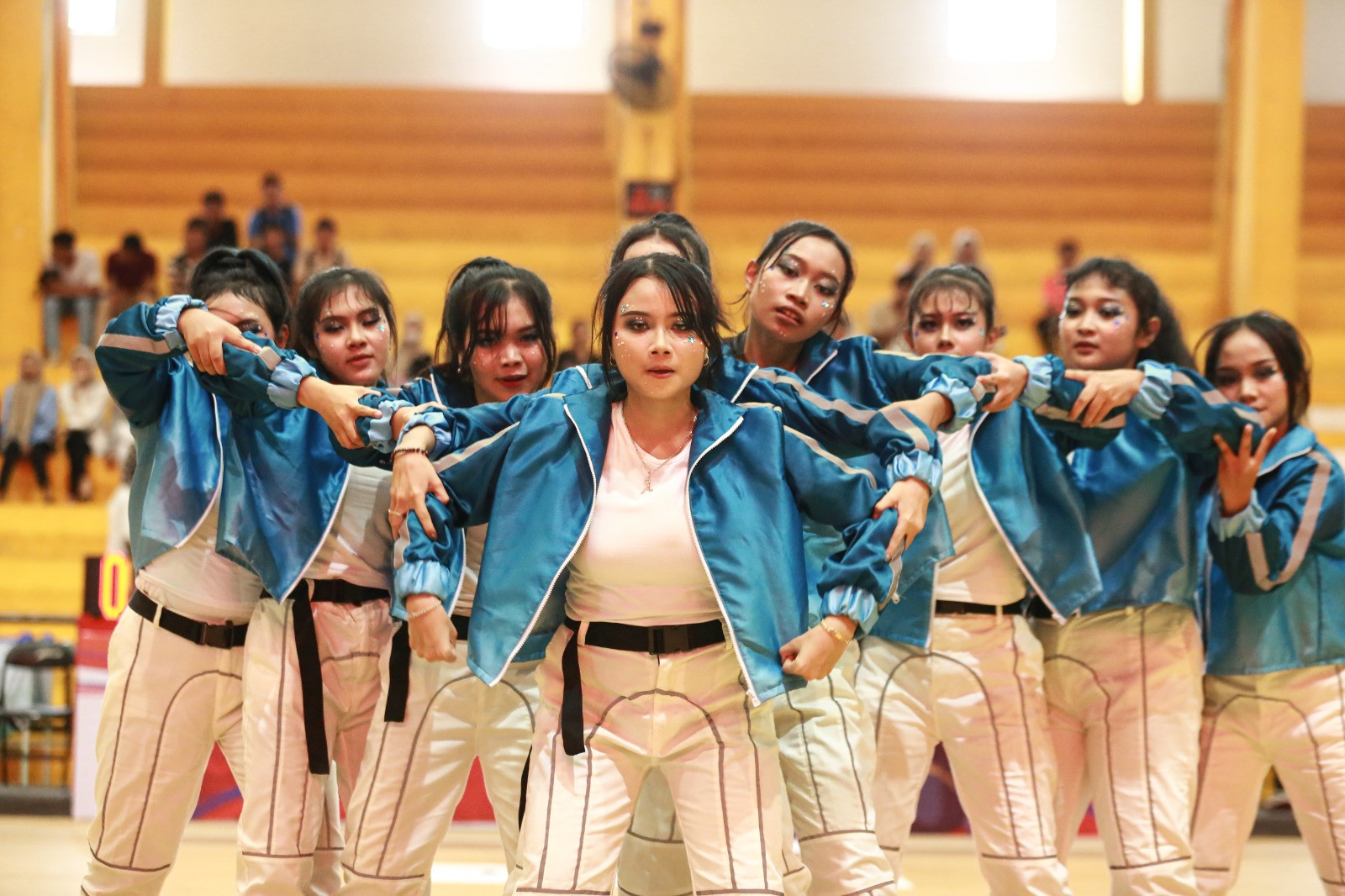 Smea Dance Crew, Skencrew, dan Eternite Bagikan Cerita Move Up! | DBL ID
