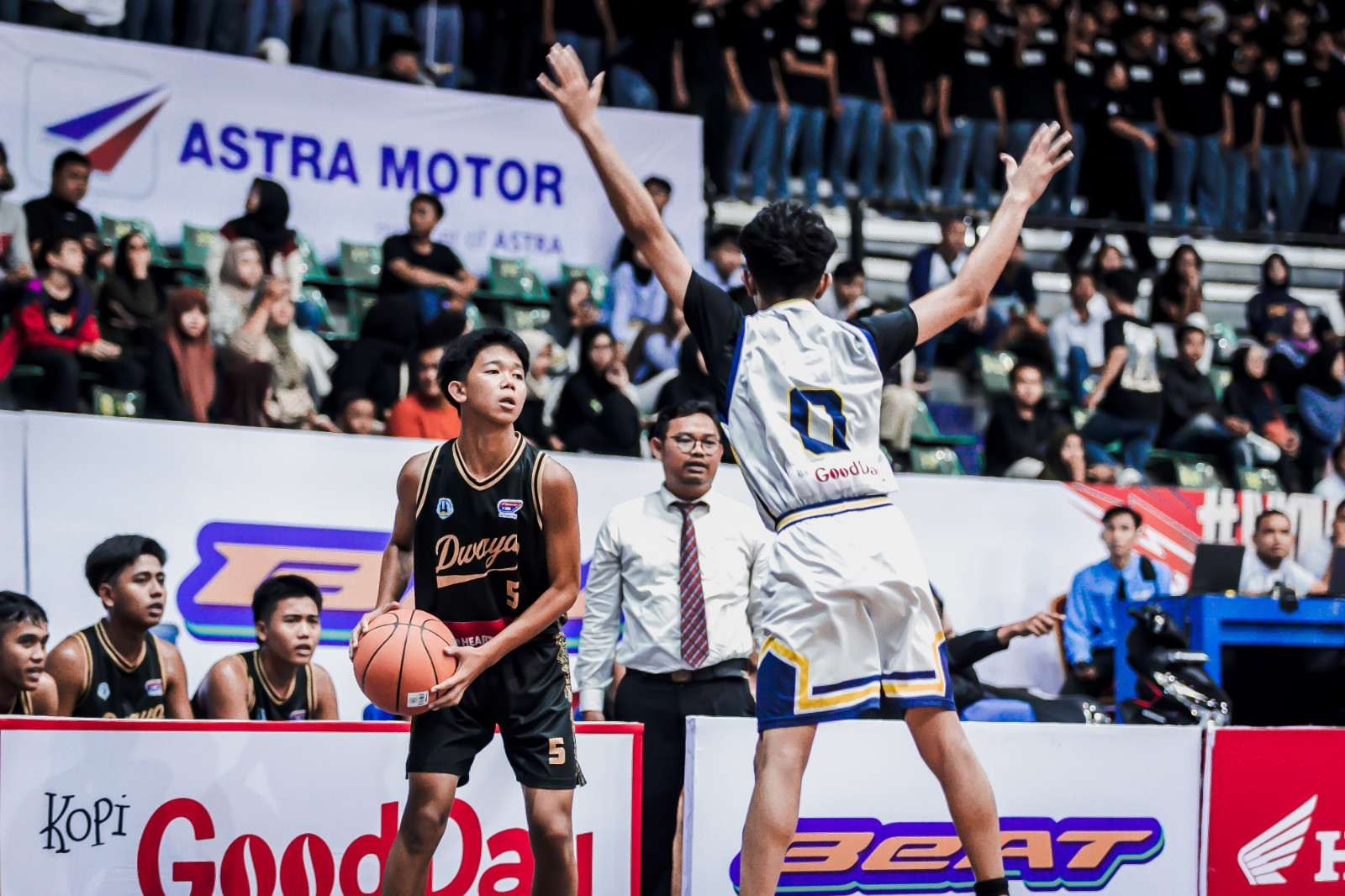 Jadwal dan Link Live Streaming DBL Solo Hari Keempat Jumat, 27 ...