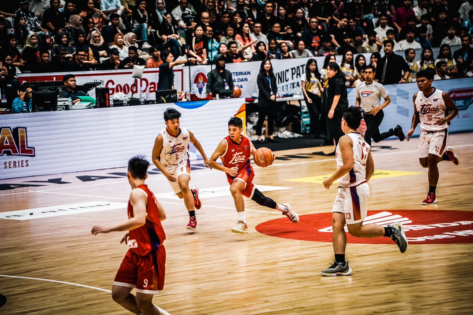 Paket Komplet Pertunjukan Final DBL Jakarta di Indonesia Arena | DBL ID