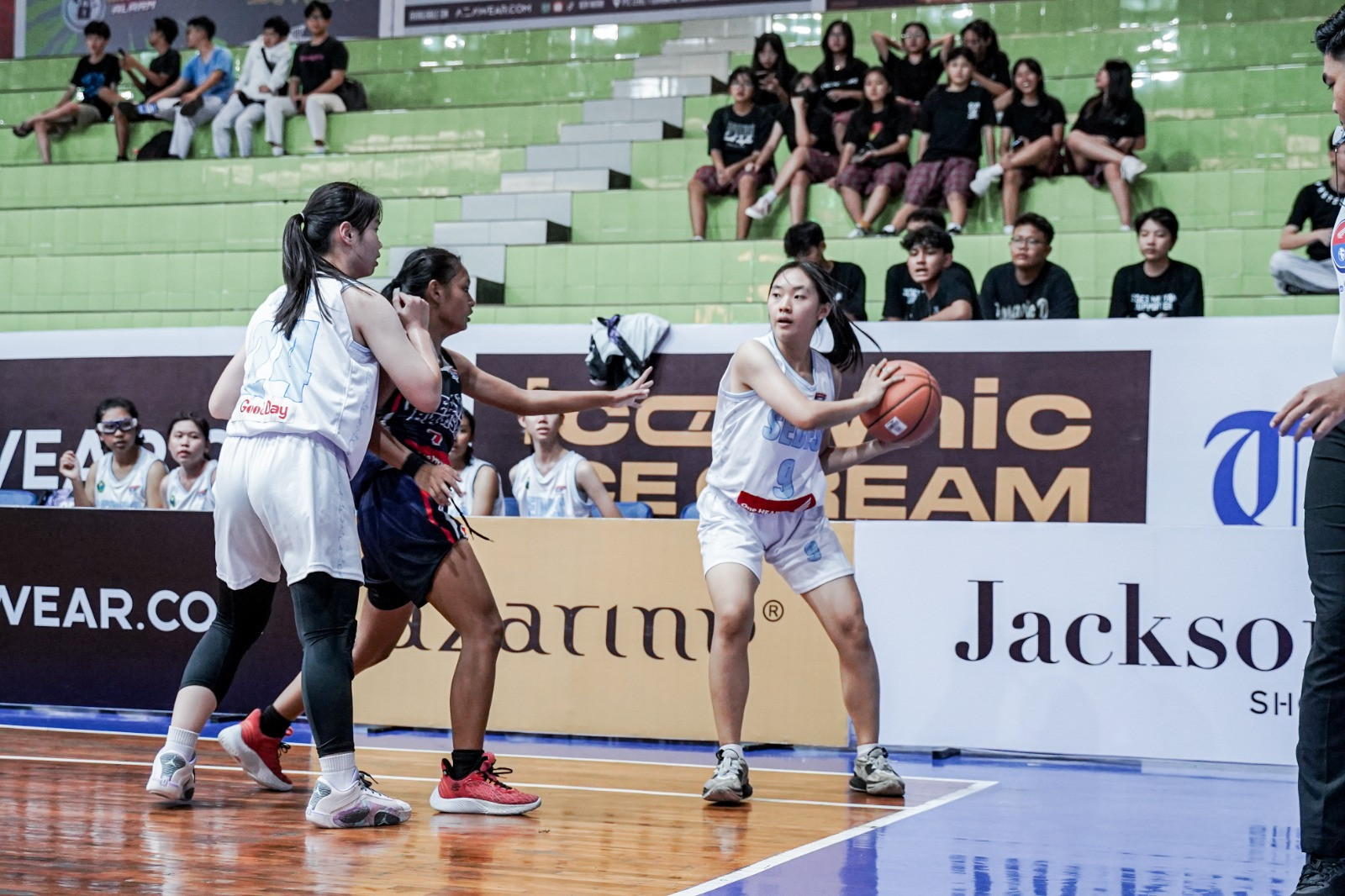 Vanessa Chandra Masih Gamon Soal Atmosfer DBL Semarang! | DBL ID
