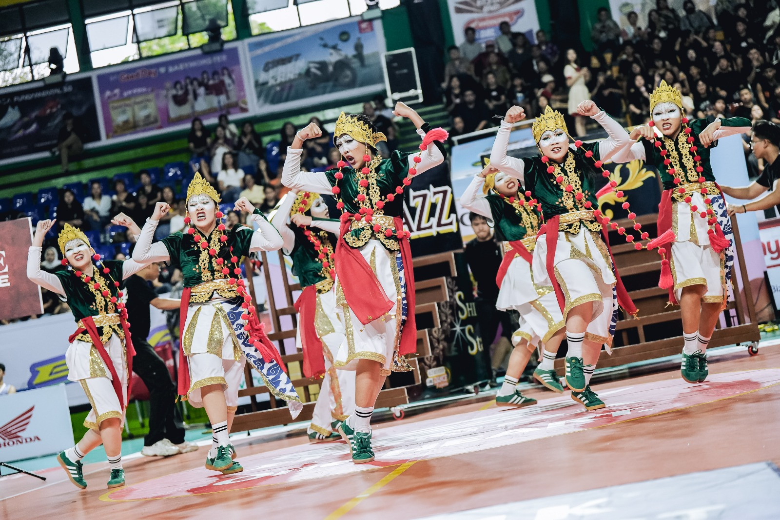 Berkelana di Nuansa Nasional Bersama Dazzling dan Crescent Crew | DBL ID