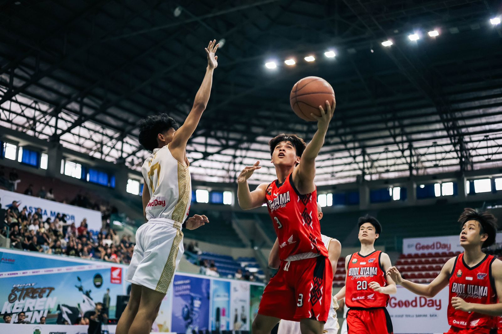 Wangi di Gim Pertama Budi Utama, Matthew Jonathan: Pokoke Minum Good ...